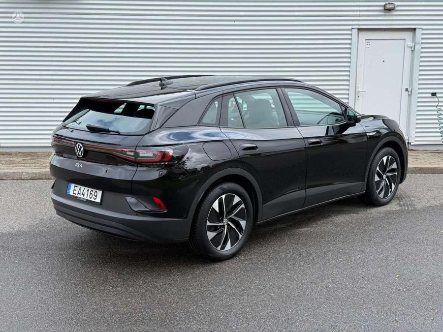 Black Volkswagen ID.4 2022 in Vilnius, with an engine capacity of 0.00 L and mileage of 65 thousand km for 26450 €, photo 5 on AUTOMOTO.COM.LV