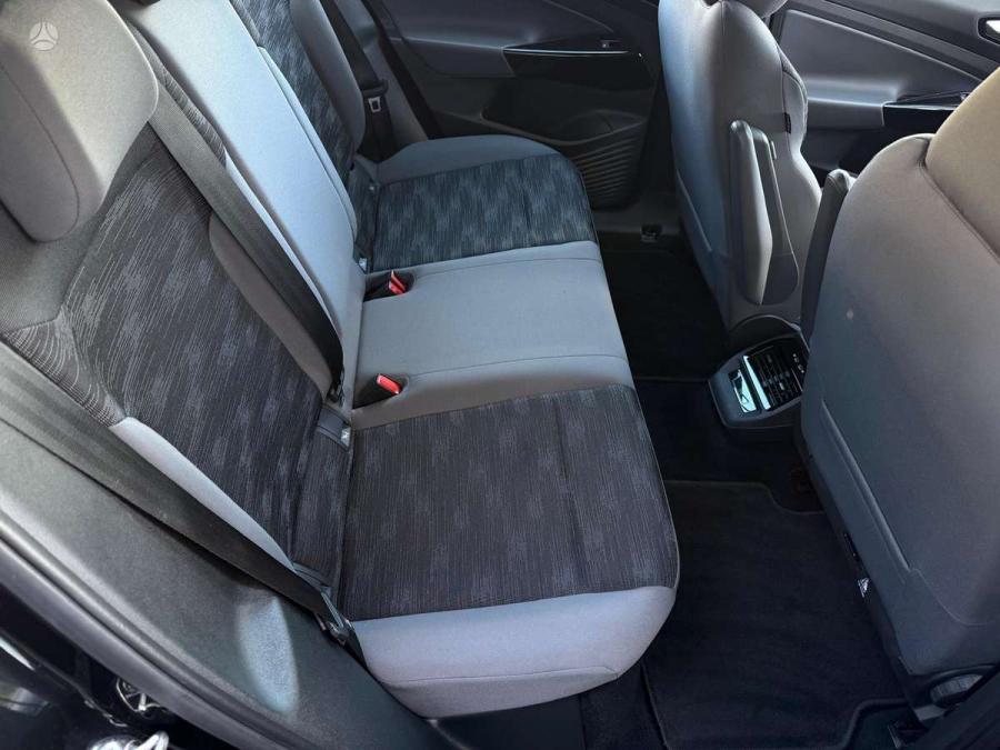 Black Volkswagen ID.4 2022 in Vilnius, with an engine capacity of 0.00 L and mileage of 65 thousand km for 26450 €, photo 10 on AUTOMOTO.COM.LV