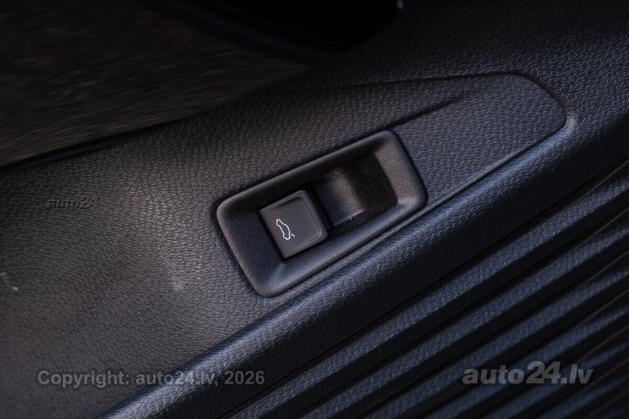 Black Volkswagen ID.4 2023 in Riga, with an engine capacity of 0.00 L and mileage of 72 thousand km for 34792 €, photo 26 on AUTOMOTO.COM.LV