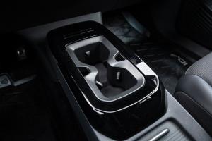 Black Volkswagen ID.4 2023 in Jelgava, with an engine capacity of 0.00 L and mileage of 91 thousand km for 33950 €, photo 20 on AUTOMOTO.COM.LV