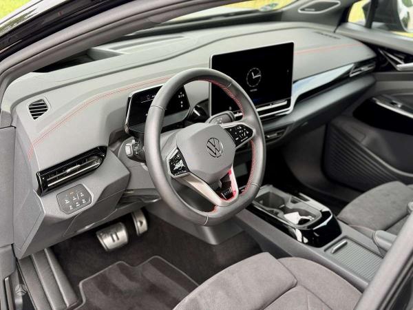 Black Volkswagen ID.4 2025 in Vilkaviskis, with an engine capacity of 0.00 L and mileage of 6 thousand km for 40450 €, photo 10 on AUTOMOTO.COM.LV