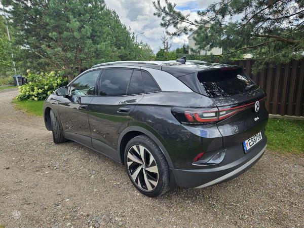 Melns Volkswagen ID.4 2021 Viļņa, ar dzinēja tilpumu 0.00 L un nobraukumu 136 tūkst. km par 23800 €, foto 3 vietnē AUTOMOTO.COM.LV