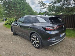 Black Volkswagen ID.4 2021 in Vilnius, with an engine capacity of 0.00 L and mileage of 136 thousand km for 23800 €, photo 3 on AUTOMOTO.COM.LV