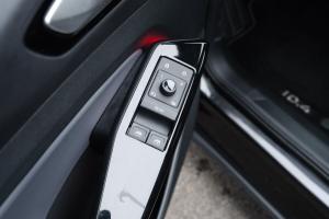 Melns Volkswagen ID.4 2022 Rīga, ar dzinēja tilpumu 0.10 L un nobraukumu 63 tūkst. km par 32800 €, foto 13 vietnē AUTOMOTO.COM.LV