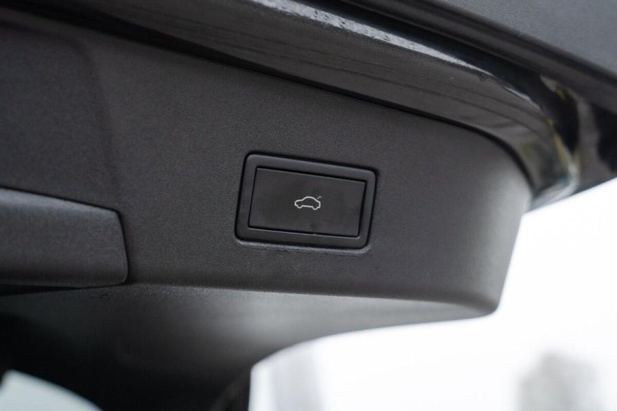 Melns Volkswagen ID.4 2022 Rīga, ar dzinēja tilpumu 0.10 L un nobraukumu 63 tūkst. km par 32800 €, foto 36 vietnē AUTOMOTO.COM.LV