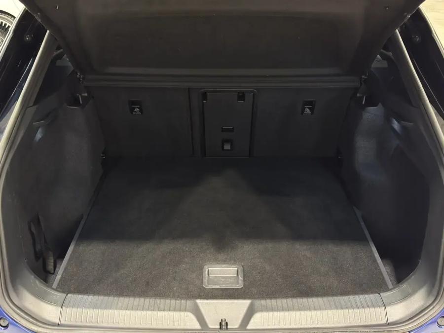 Blue Volkswagen ID.4 2021 in Marupe, with an engine capacity of 0.00 L and mileage of 107 thousand km for 27990 €, photo 6 on AUTOMOTO.COM.LV