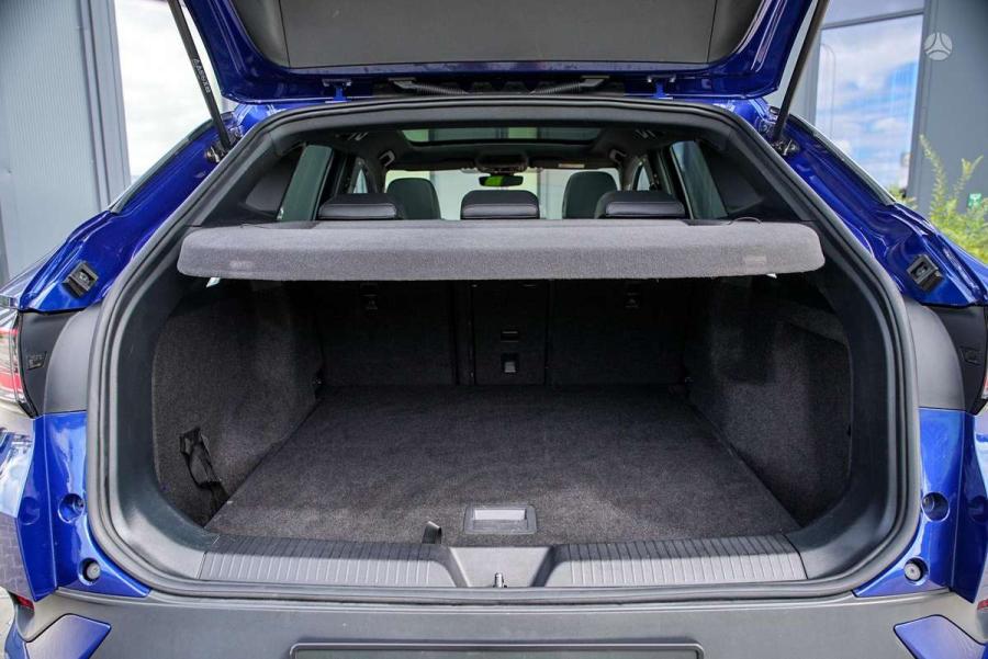 Blue Volkswagen ID.4 2021 in Kaunas, with an engine capacity of 0.00 L and mileage of 71 thousand km for 23950 €, photo 16 on AUTOMOTO.COM.LV
