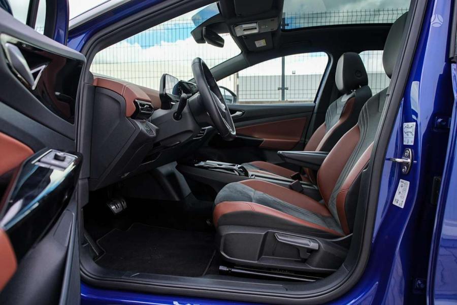 Blue Volkswagen ID.4 2021 in Kaunas, with an engine capacity of 0.00 L and mileage of 71 thousand km for 23950 €, photo 31 on AUTOMOTO.COM.LV