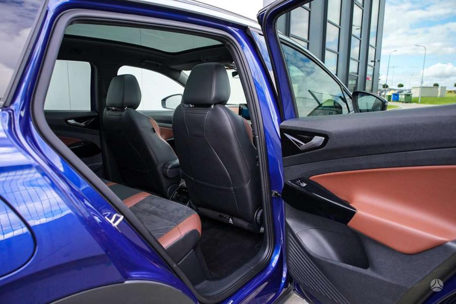 Blue Volkswagen ID.4 2021 in Kaunas, with an engine capacity of 0.00 L and mileage of 71 thousand km for 23950 €, photo 38 on AUTOMOTO.COM.LV