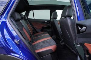 Blue Volkswagen ID.4 2021 in Kaunas, with an engine capacity of 0.00 L and mileage of 71 thousand km for 23950 €, photo 39 on AUTOMOTO.COM.LV