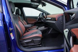 Blue Volkswagen ID.4 2021 in Kaunas, with an engine capacity of 0.00 L and mileage of 71 thousand km for 23950 €, photo 42 on AUTOMOTO.COM.LV