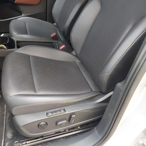 Grey Volkswagen ID.4 2021 in Kaunas, with an engine capacity of 0.00 L and mileage of 35 thousand km for 22999 €, photo 7 on AUTOMOTO.COM.LV