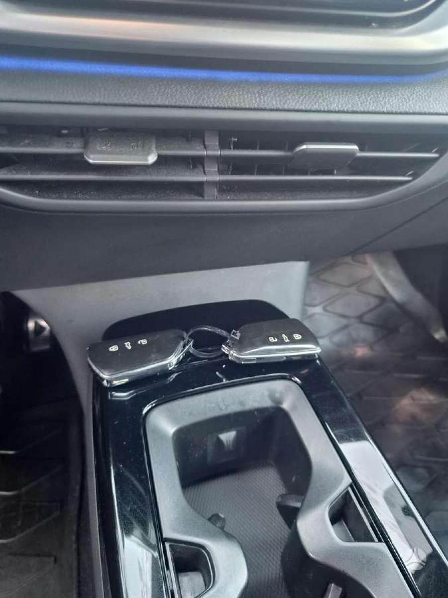Pelēks Volkswagen ID.4 2021 Mažeikiai, ar dzinēja tilpumu 0.00 L un nobraukumu 117 tūkst. km par 12900 €, foto 21 vietnē AUTOMOTO.COM.LV