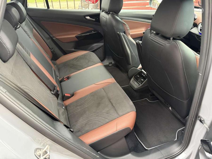 Grey Volkswagen ID.4 2021 in Siauliai, with an engine capacity of 0.00 L and mileage of 167 thousand km for 21300 €, photo 18 on AUTOMOTO.COM.LV
