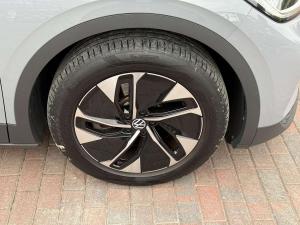 Grey Volkswagen ID.4 2021 in Siauliai, with an engine capacity of 0.00 L and mileage of 167 thousand km for 21300 €, photo 24 on AUTOMOTO.COM.LV