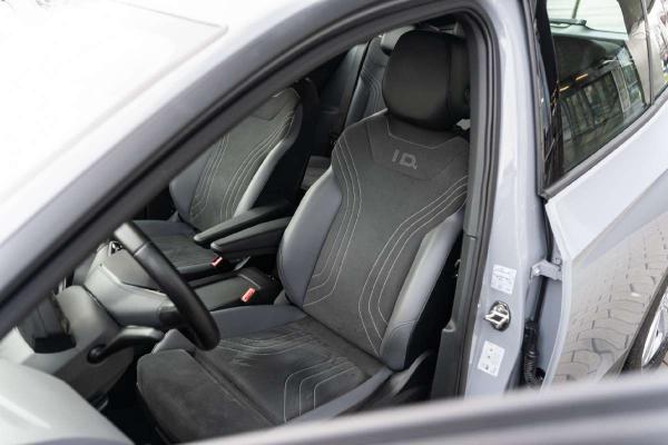 Pelēks Volkswagen ID.4 2022 Viļņa, ar dzinēja tilpumu 0.00 L un nobraukumu 105 tūkst. km par 25500 €, foto 11 vietnē AUTOMOTO.COM.LV