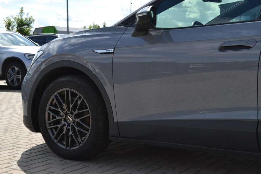 Grey Volkswagen ID.4 2022 in Vilnius, with an engine capacity of 0.00 L and mileage of 107 thousand km for 19000 €, photo 12 on AUTOMOTO.COM.LV