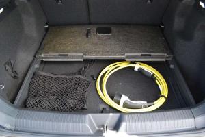 Grey Volkswagen ID.4 2022 in Vilnius, with an engine capacity of 0.00 L and mileage of 107 thousand km for 19000 €, photo 16 on AUTOMOTO.COM.LV
