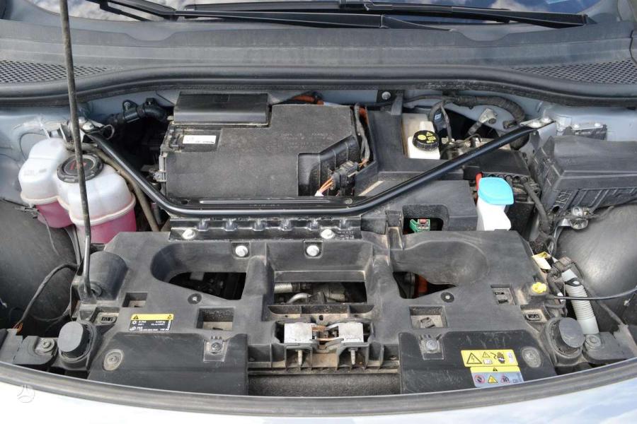 Grey Volkswagen ID.4 2022 in Vilnius, with an engine capacity of 0.00 L and mileage of 107 thousand km for 19000 €, photo 18 on AUTOMOTO.COM.LV
