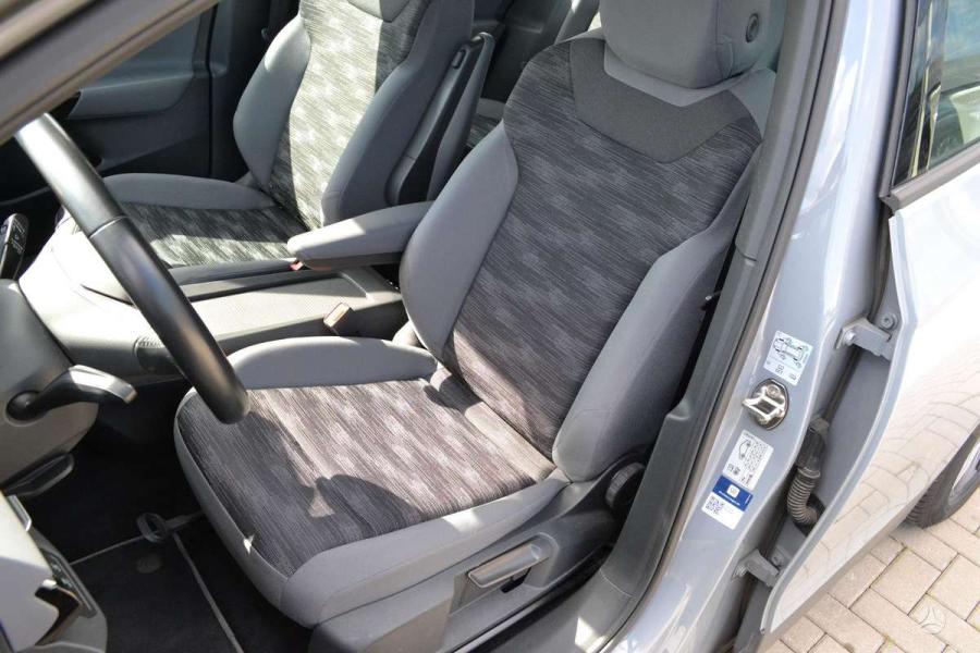 Grey Volkswagen ID.4 2022 in Vilnius, with an engine capacity of 0.00 L and mileage of 107 thousand km for 19000 €, photo 29 on AUTOMOTO.COM.LV