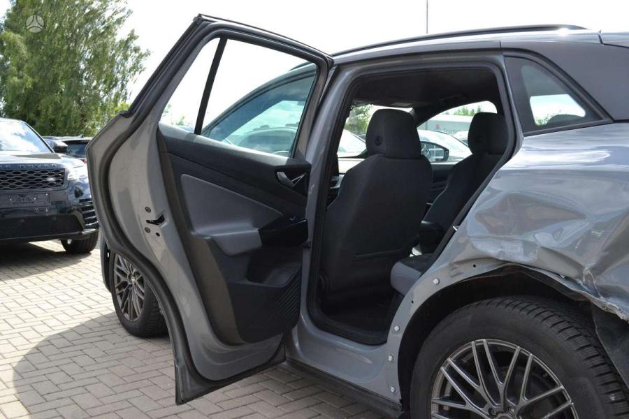 Grey Volkswagen ID.4 2022 in Vilnius, with an engine capacity of 0.00 L and mileage of 107 thousand km for 19000 €, photo 30 on AUTOMOTO.COM.LV