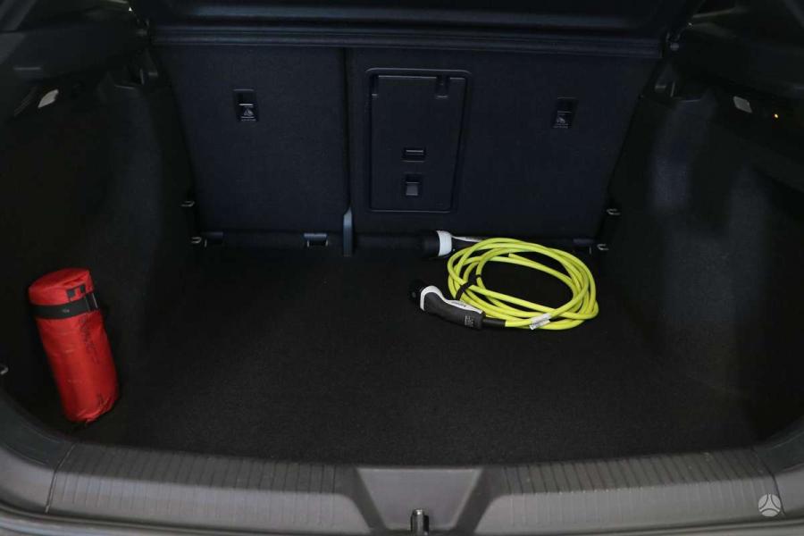 Pelēks Volkswagen ID.4 2022 Viļņa, ar dzinēja tilpumu 0.00 L un nobraukumu 145 tūkst. km par 24490 €, foto 9 vietnē AUTOMOTO.COM.LV