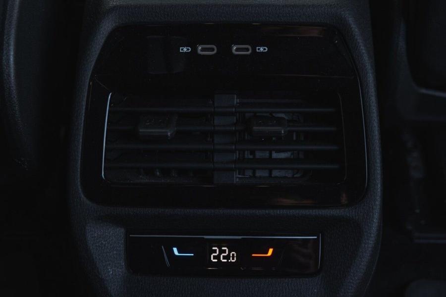 Pelēks Volkswagen ID.4 2022 Ventspils, ar dzinēja tilpumu 0.00 L un nobraukumu 87 tūkst. km par 34900 €, foto 43 vietnē AUTOMOTO.COM.LV