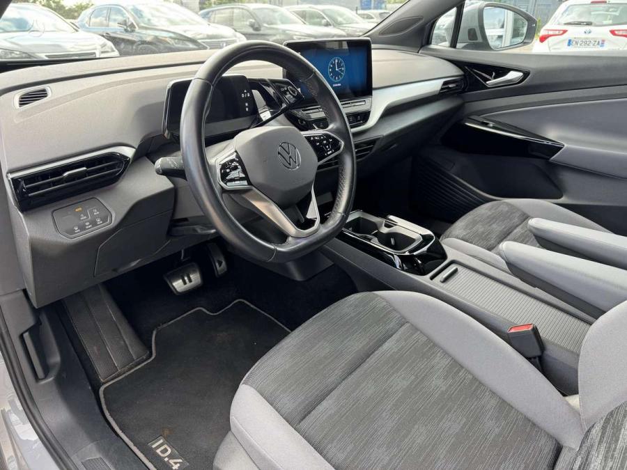 Grey Volkswagen ID.4 2022 in Vilnius, with an engine capacity of 0.00 L and mileage of 107 thousand km for 18000 €, photo 27 on AUTOMOTO.COM.LV