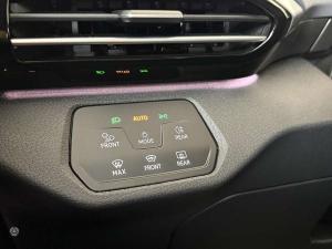 Pelēks Volkswagen ID.4 2023 Viļņa, ar dzinēja tilpumu 0.00 L un nobraukumu 97 tūkst. km par 28000 €, foto 18 vietnē AUTOMOTO.COM.LV