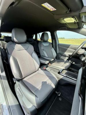 Pelēks Volkswagen ID.4 2024 Vilkaviškis, ar dzinēja tilpumu 0.00 L un nobraukumu 40 tūkst. km par 33500 €, foto 17 vietnē AUTOMOTO.COM.LV