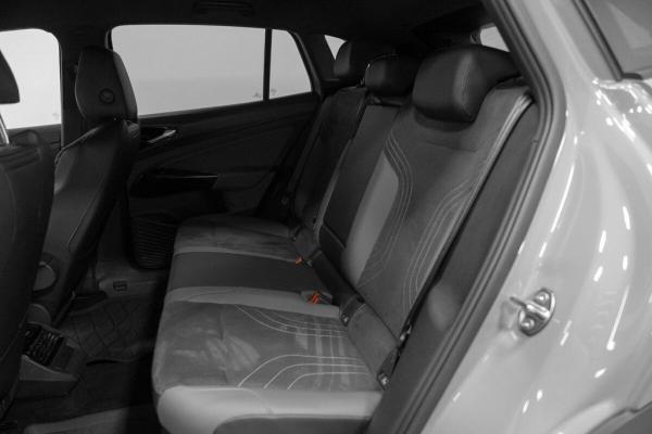 Pelēks Volkswagen ID.4 2025 Viļņa, ar dzinēja tilpumu 0.00 L un nobraukumu 27 tūkst. km par 36900 €, foto 7 vietnē AUTOMOTO.COM.LV
