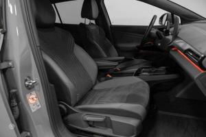 Pelēks Volkswagen ID.4 2025 Viļņa, ar dzinēja tilpumu 0.00 L un nobraukumu 27 tūkst. km par 35900 €, foto 8 vietnē AUTOMOTO.COM.LV