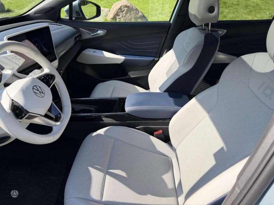Grey Volkswagen ID.4 2023 in Vilnius, with an engine capacity of 0.00 L and mileage of 22 thousand km for 26800 €, photo 1 on AUTOMOTO.COM.LV