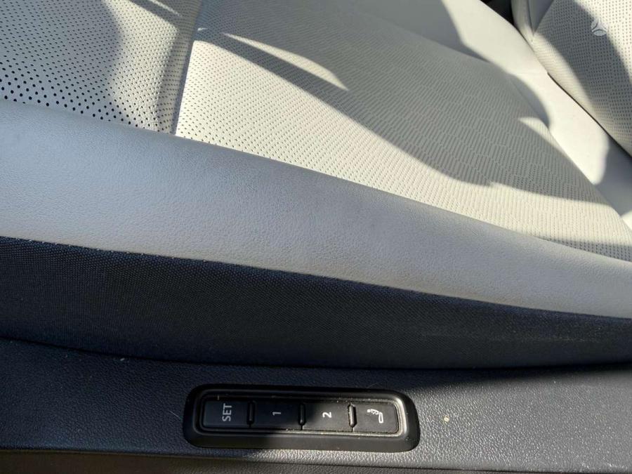 Grey Volkswagen ID.4 2023 in Vilnius, with an engine capacity of 0.00 L and mileage of 22 thousand km for 26800 €, photo 19 on AUTOMOTO.COM.LV