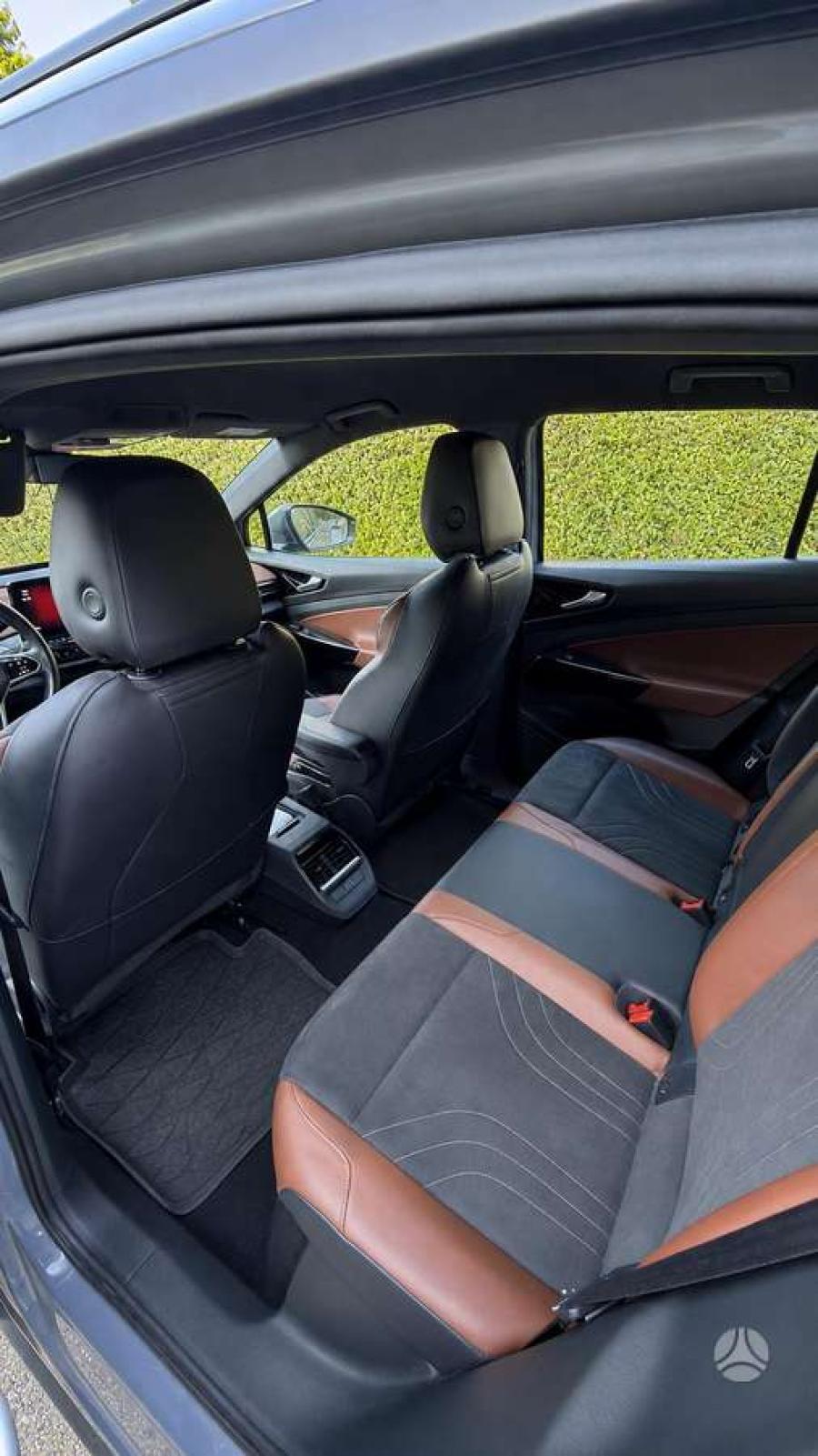 Grey Volkswagen ID.4 2023 in Kaunas, with an engine capacity of 0.00 L and mileage of 95 thousand km for 27900 €, photo 7 on AUTOMOTO.COM.LV