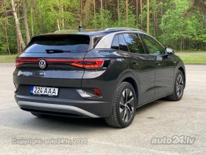 Pelēks Volkswagen ID.4 2021 Tallina, ar dzinēja tilpumu 0.00 L un nobraukumu 128 tūkst. km par 26900 €, foto 4 vietnē AUTOMOTO.COM.LV