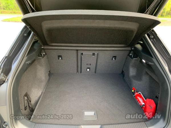 Grey Volkswagen ID.4 2021 in Tallinn, with an engine capacity of 0.00 L and mileage of 128 thousand km for 26900 €, photo 10 on AUTOMOTO.COM.LV