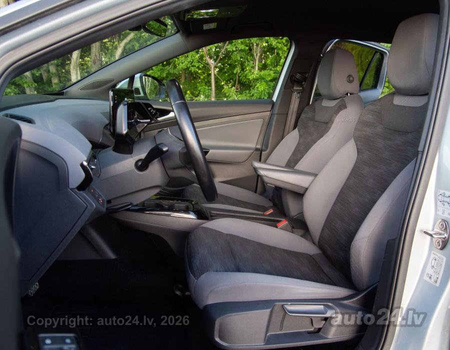 Pelēks Volkswagen ID.4 2022 Tallina, ar dzinēja tilpumu 0.00 L un nobraukumu 95 tūkst. km par 23500 €, foto 11 vietnē AUTOMOTO.COM.LV