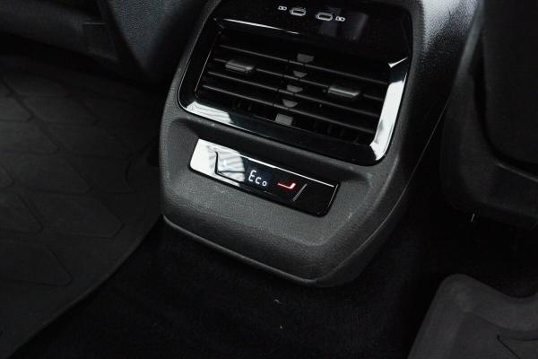 Pelēks Volkswagen ID.4 2022 Rīga, ar dzinēja tilpumu 0.00 L un nobraukumu 89 tūkst. km par 33650 €, foto 7 vietnē AUTOMOTO.COM.LV