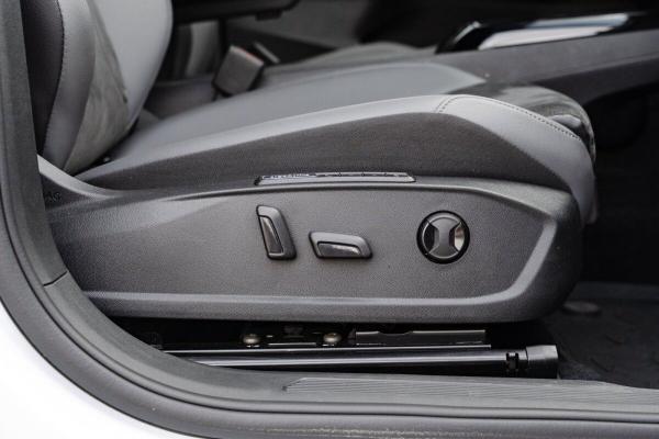 Volkswagen ID.4 2023 in Riga, with an engine capacity of 0.00 L and mileage of 125 thousand km for 23950 €, photo 6 on AUTOMOTO.COM.LV