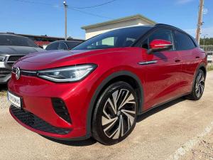 Sarkans Volkswagen ID.4 2022 Viļņa, ar dzinēja tilpumu 0.00 L un nobraukumu 150 tūkst. km par 25700 €, foto  vietnē AUTOMOTO.COM.LV