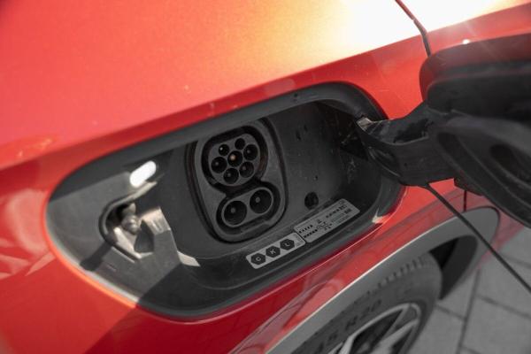 Фольксваген ID.4 2022 в Вильнюс на AUTOMOTO.COM.LV Красный Фольксваген ID.4 2022 в Вильнюс, объемом двигателя 0.00 л и пробегом 100 тыс. км за 33900 €, фото 9 на AUTOMOTO.COM.LV