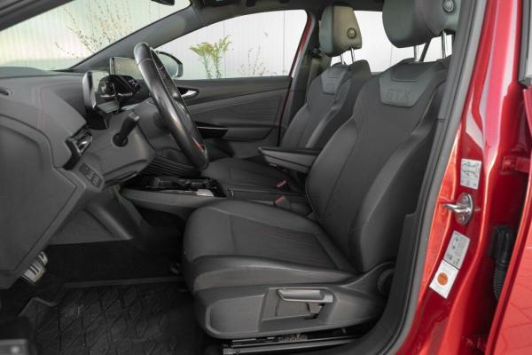 Фольксваген ID.4 2022 в Вильнюс на AUTOMOTO.COM.LV Красный Фольксваген ID.4 2022 в Вильнюс, объемом двигателя 0.00 л и пробегом 100 тыс. км за 33900 €, фото 10 на AUTOMOTO.COM.LV