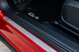 Sarkans Volkswagen ID.4 2023 Plungė, ar dzinēja tilpumu 0.00 L un nobraukumu 138 tūkst. km par 28400 €, foto 17 vietnē AUTOMOTO.COM.LV