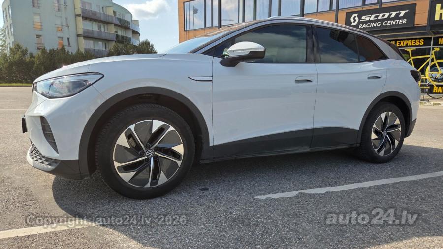 White Volkswagen ID.4 2022 in Tallinn, with an engine capacity of 0.00 L and mileage of 44 thousand km for 26960 €, photo 1 on AUTOMOTO.COM.LV