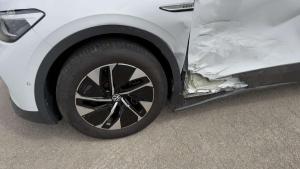 Balts Volkswagen ID.4 2023 Šauļi, ar dzinēja tilpumu 0.00 L un nobraukumu 75 tūkst. km par 19350 €, foto 24 vietnē AUTOMOTO.COM.LV