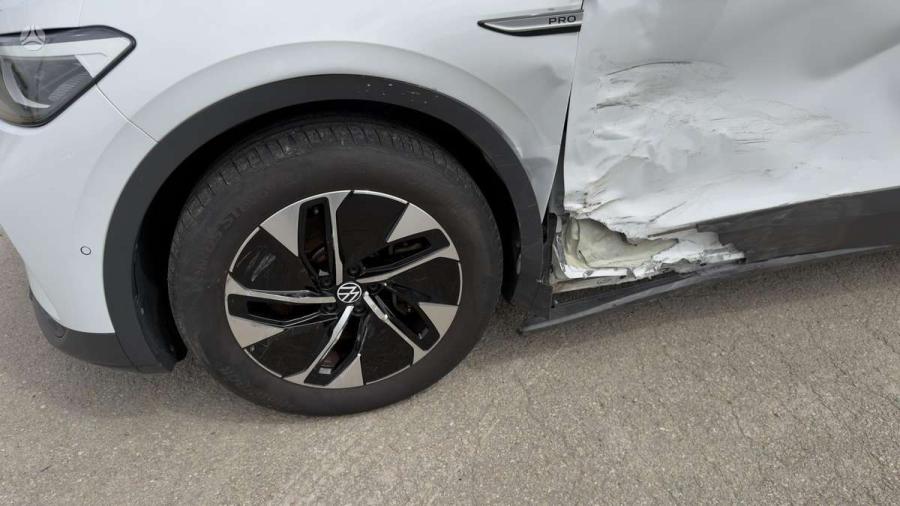Balts Volkswagen ID.4 2023 Šauļi, ar dzinēja tilpumu 0.00 L un nobraukumu 75 tūkst. km par 19350 €, foto 24 vietnē AUTOMOTO.COM.LV