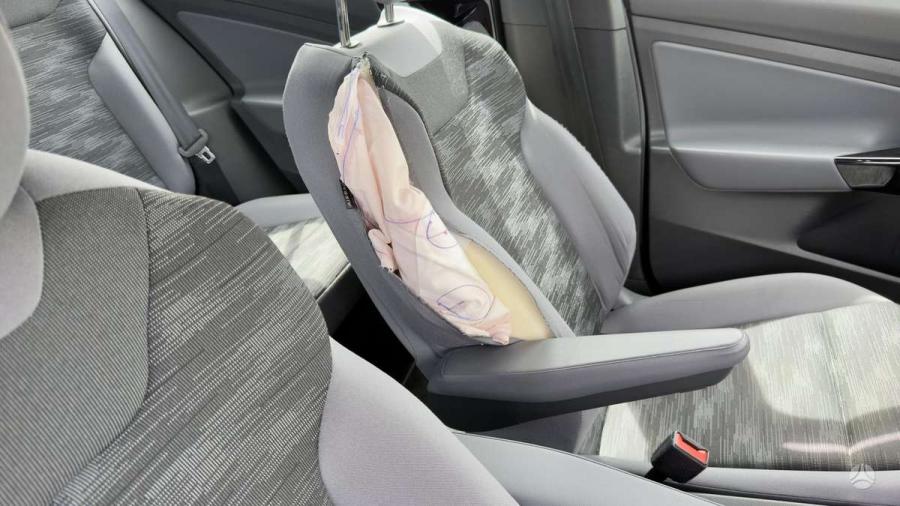 Balts Volkswagen ID.4 2023 Šauļi, ar dzinēja tilpumu 0.00 L un nobraukumu 75 tūkst. km par 19350 €, foto 37 vietnē AUTOMOTO.COM.LV