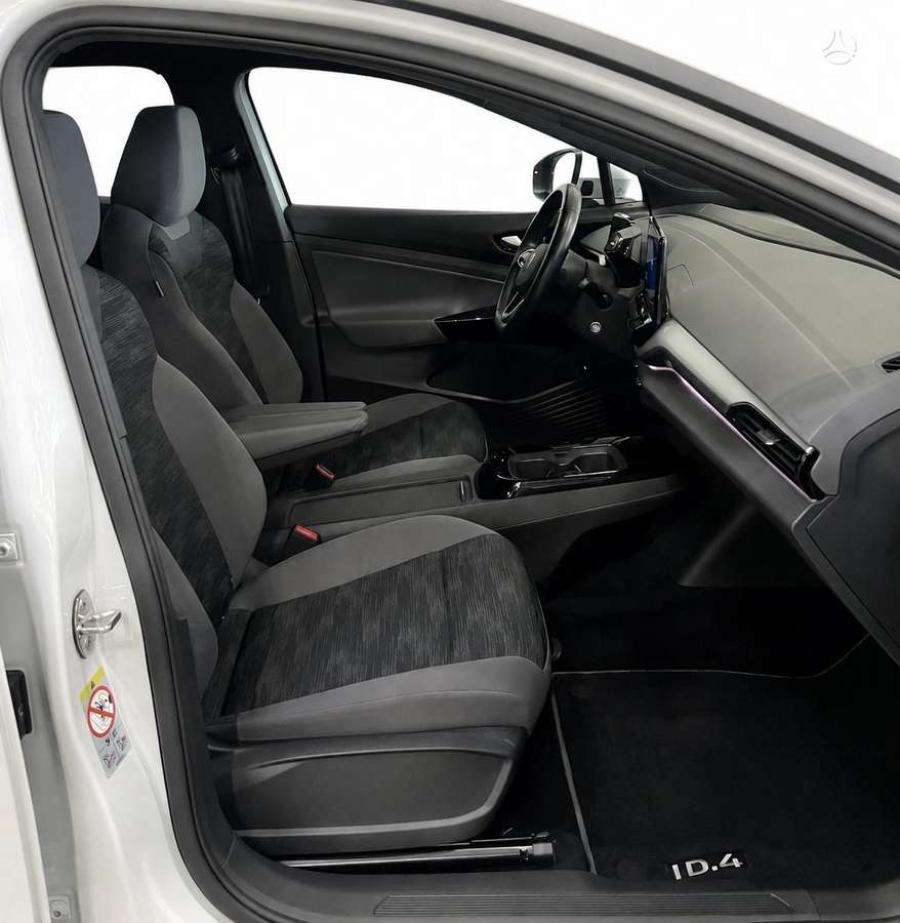 White Volkswagen ID.4 2023 in Kaunas, with an engine capacity of 0.00 L and mileage of 81 thousand km for 26500 €, photo 7 on AUTOMOTO.COM.LV