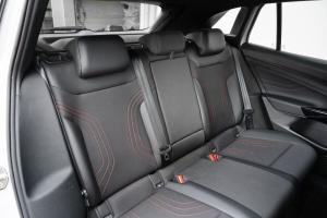 White Volkswagen ID.4 2023 in Riga, with an engine capacity of 0.00 L and mileage of 91 thousand km for 33450 €, photo 9 on AUTOMOTO.COM.LV